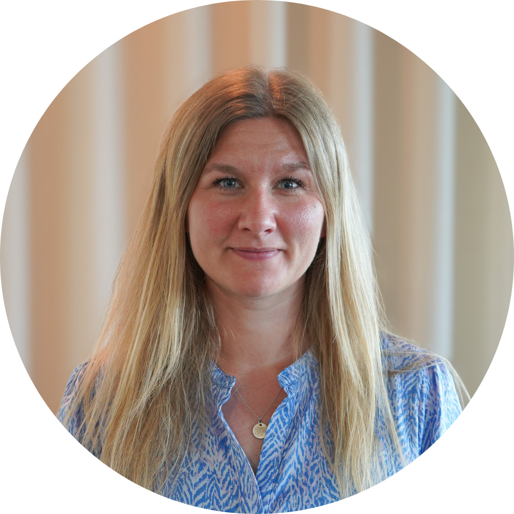 Kontakt Education Esbjerg | Vi vil rigtig gerne fortælle mere